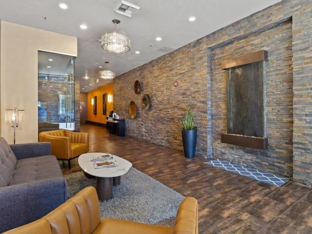 1 BR, 1 BA Apartment 954 E Union St Unit 204, Seattle, WA 98122