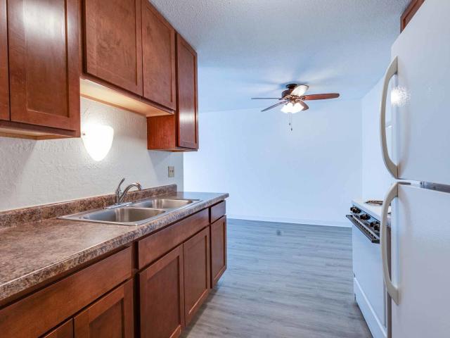 1 BR, 1 BA Apartment 956 12th Street SW Unit 211, Chisago City, MN 55013