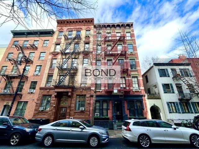 1 BR, 1 BA Apartment 95 Perry Street, New York, NY 10014