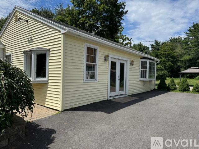 1 BR, 1 BA Apartment 96 Lafayette Road, Unit Cottage, Hampton Falls, NH 03844