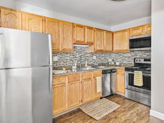 1 BR, 1 BA Apartment 975 Jefferson Sq Unit 990K, Elk Grove Village, IL 60007