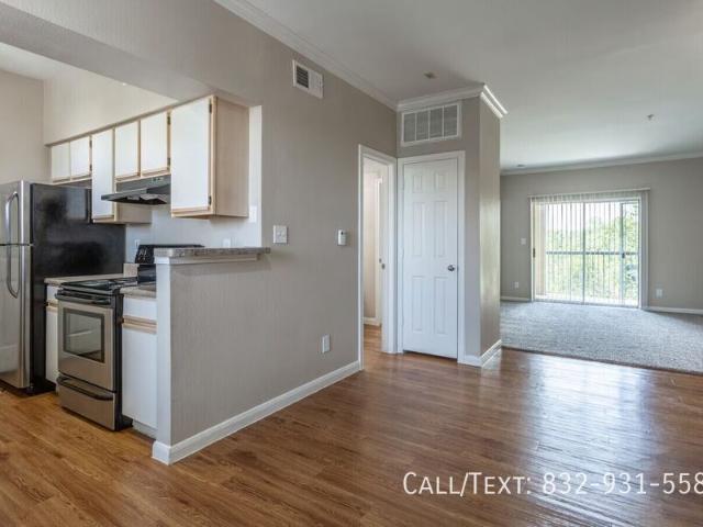 1 BR, 1 BA Apartment 9835 Windmill Lakes Blvd, Houston, TX 77075