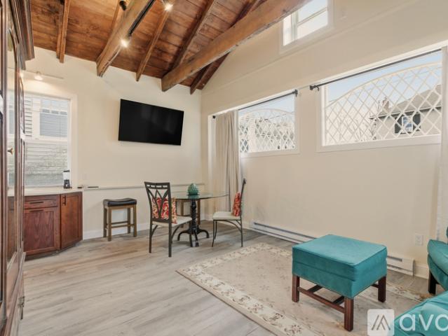 1 BR, 1 BA Apartment 98 Kay St, Unit 4, Newport, RI 02840