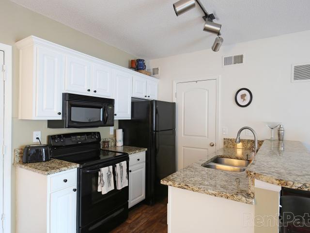 1 BR, 1 BA Apartment 9002 West 64th Terrace Unit 01 205, Mission, KS 66202