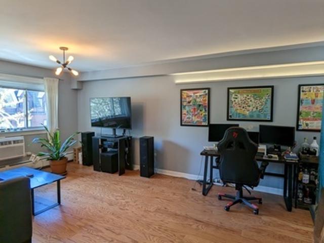 1 BR, 1 BA Apartment 900 West Fullerton Avenue, Unit 4G, Chicago, IL 60614