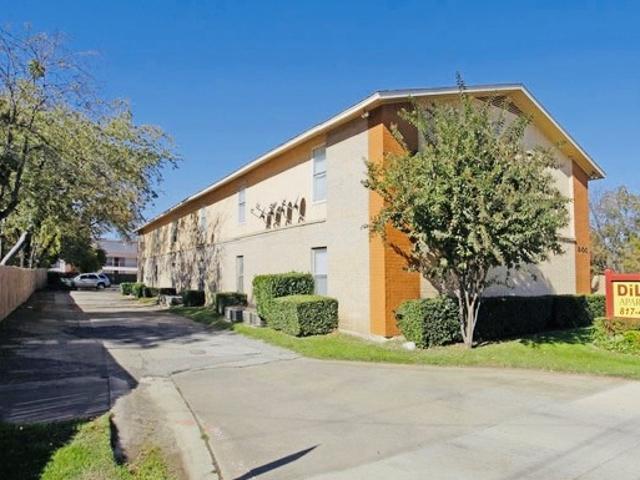 1 BR, 1 BA Apartment 900 N Center Street Unit 1 201, Arlington, TX 76011