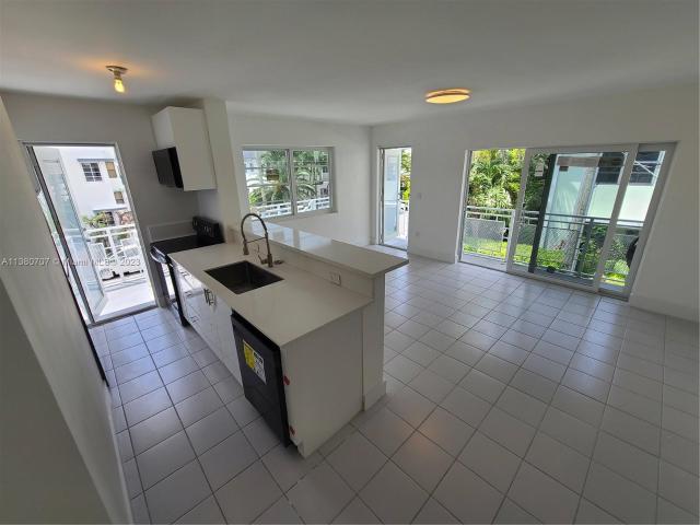 1 BR, 1 BA Apartment 901 10th St, Miami Beach, FL 33139