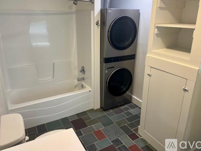 1 BR, 1 BA Apartment 901 1 2 E Wilson St, Bloomington, IN 47401