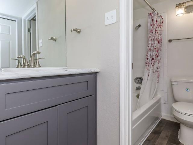 1 BR, 1 BA Apartment 910 Cypress Station Dr Unit 21 2103, Houston, TX 77090