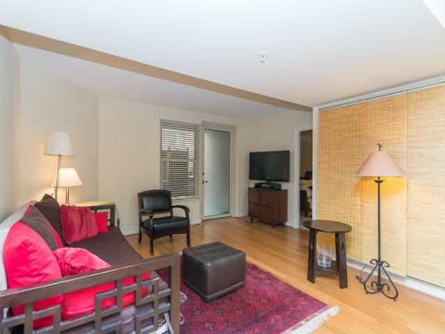 1 BR, 1 BA Apartment 915 E St NW, Washington, DC 20004