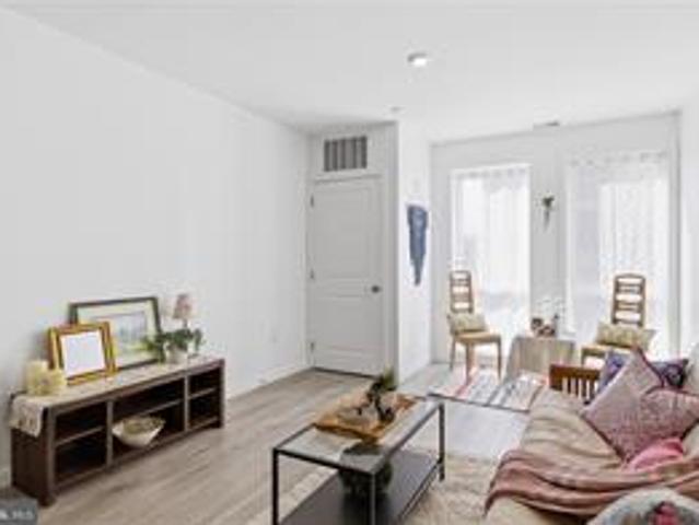 1 BR, 1 BA Apartment 915 N Broad St, Philadelphia, PA 19123