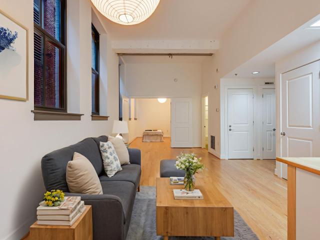 1 BR, 1 BA Apartment 916 G St NW, Washington, DC 20001