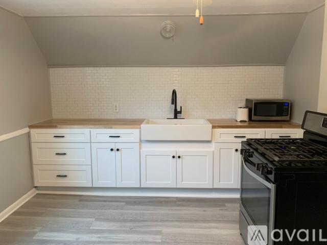 1 BR, 1 BA Apartment 921 Court Street, Unit Upper, St. Joseph, MI 49085