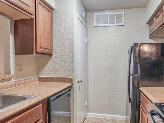 1 BR, 1 BA Apartment 9220 Clarewood Dr Unit 2004, Houston, TX 77036