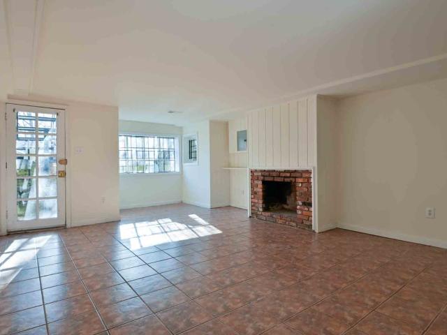 1 BR, 1 BA Apartment 924 N Carolina Ave SE, Washington, DC 20003