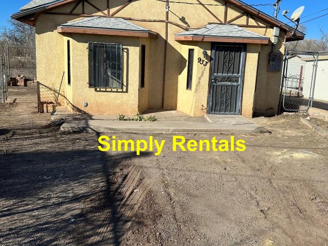 1 BR, 1 BA Apartment 933 Goff Blvd SW, Albuquerque, NM 87105