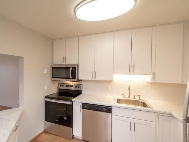 1 BR, 1 BA Apartment 9350 Collegeview Rd Unit 9350 320, Minneapolis, MN 55437