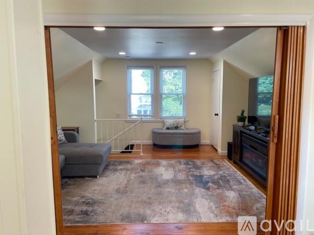1 BR, 1 BA Apartment 93 Lafayette St, Unit 2, Waltham, MA 02453