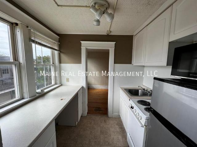 1 BR, 1 BA Apartment 9 Catell St. Apt Bangor, ME 04401