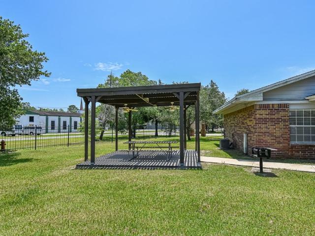 1 BR, 1 BA in Bay City