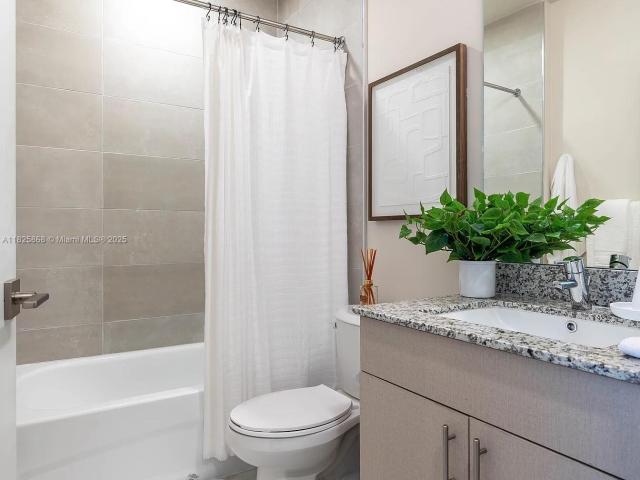 1 BR, 1 BA in Dania Beach