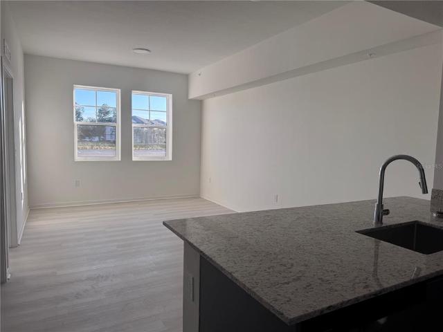1 BR, 1 BA in Florida Center North