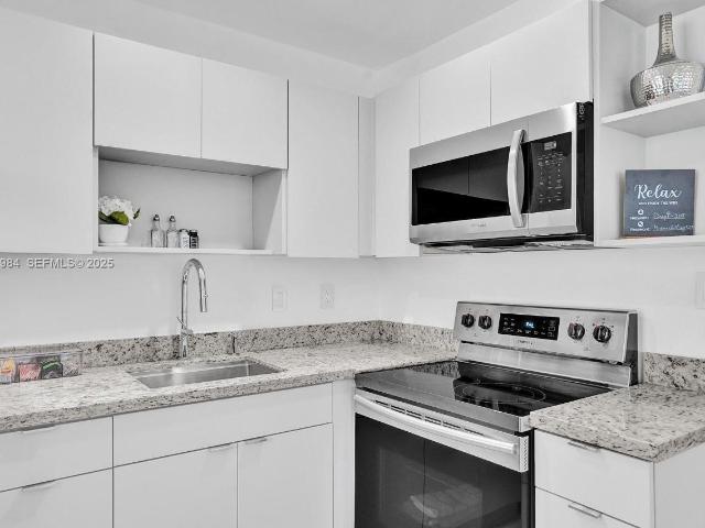 1 BR, 1 BA in Hallandale Beach City Center