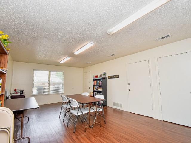 1 BR, 1 BA in Malakoff
