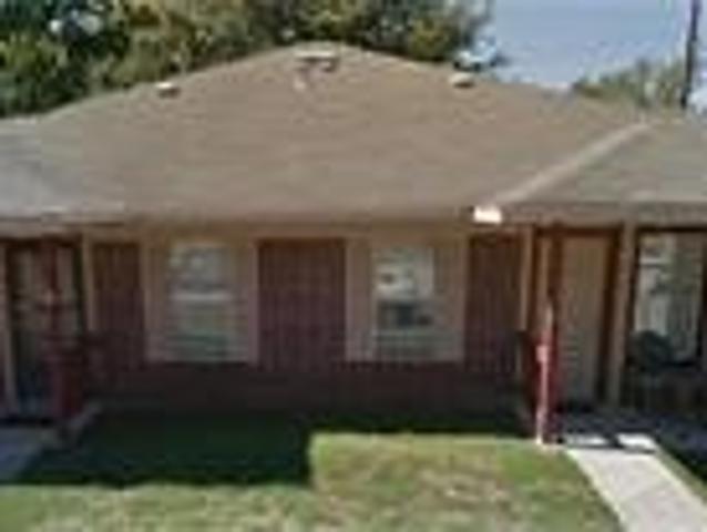 1 BR, 1 BA in Mineola