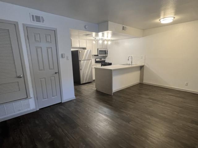 1 BR, 1 BA in North Shoal Creek