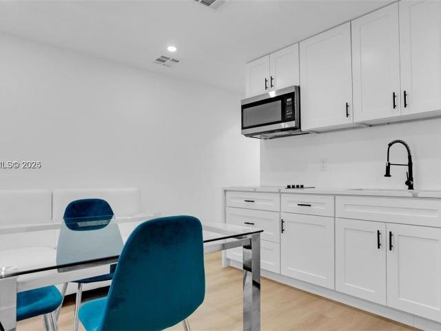 1 BR, 1 BA in Southwest Lakes
