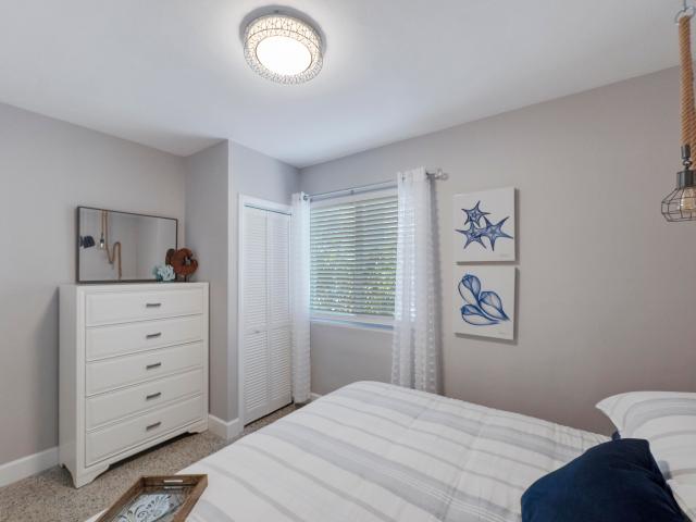 1 BR, 1 BA in Palm Beach Shores