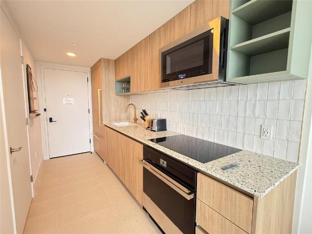 1 BR, 1 BA in Park West