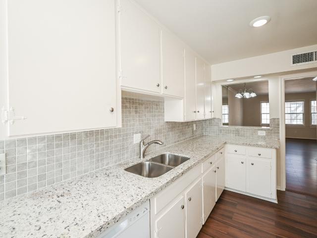1 BR, 1 BA in Westbury