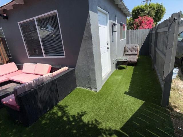 1 BR, 1 BA in Valley Glen