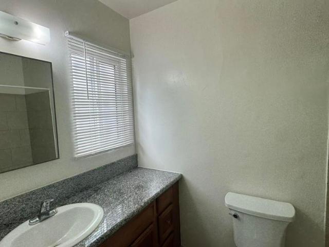1 BR, 1 BA in Valley Glen