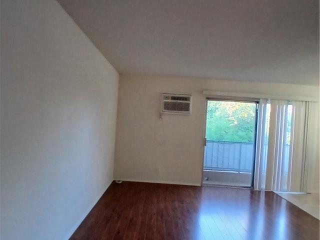 1 BR, 1 BA in Van Nuys