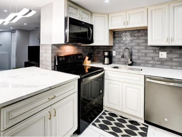 1 Br, 2 bath, Townhouse/Brownstone/RowHouse 3 New York Ave Nw