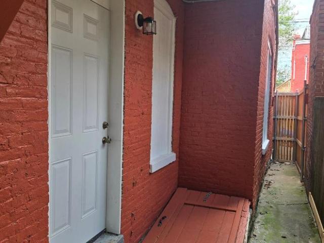 1 Br, 2 bath, Townhouse/Brownstone/RowHouse 106 South Locust Street