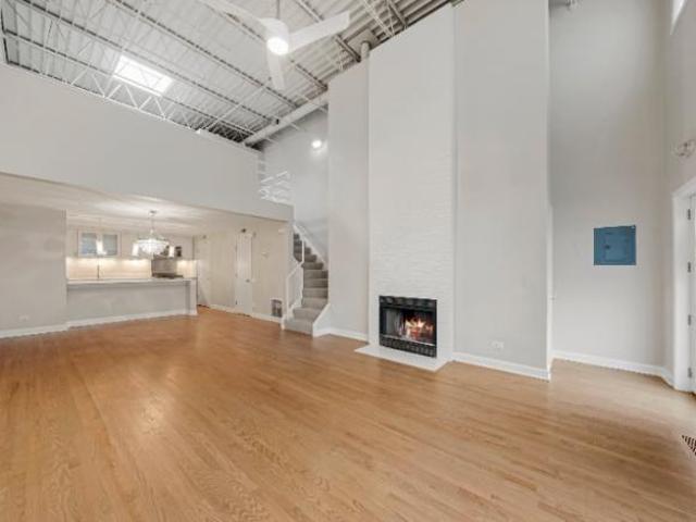 1 Br, 2 bath, Townhouse/Brownstone/RowHouse 1300 W Altgeld St