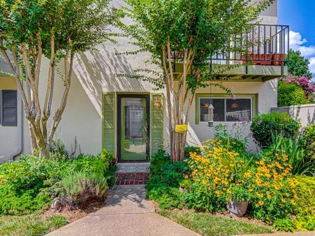 1 Br, 2 bath, Townhouse/Brownstone/RowHouse 4838 Tower Rd