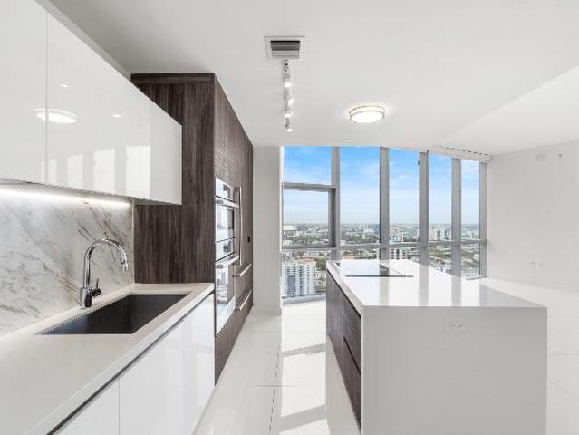 1 Br, 2 bath, Townhouse/Brownstone/RowHouse 851 Northeast 1st Avenue