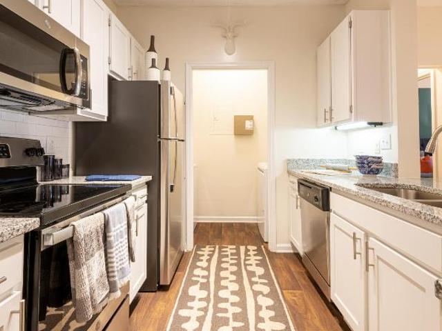 1 Br, 2 bath, Apartment 10300 Kingsclere Dr