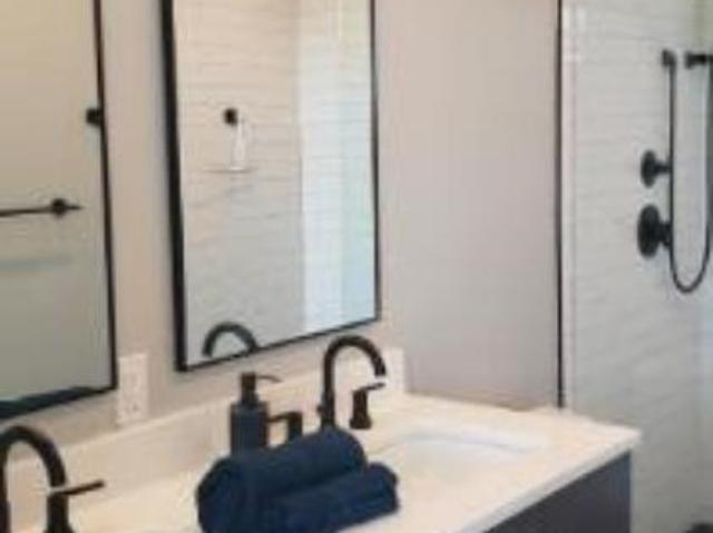1 Br, 2 bath, Apartment 1105 W Main St