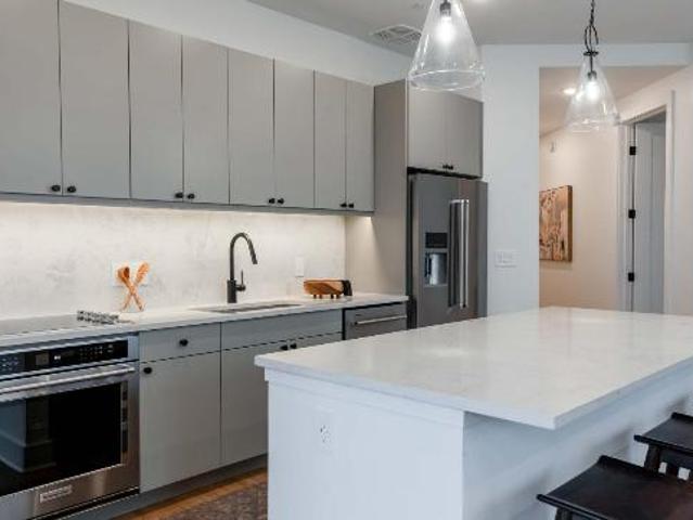 1 Br, 2 bath, Apartment 1601 Elm Street