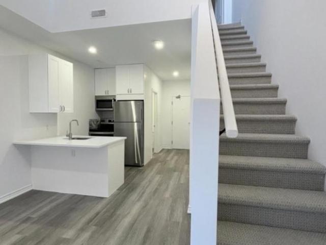 1 Br, 2 bath, Apartment 16 West Ave S