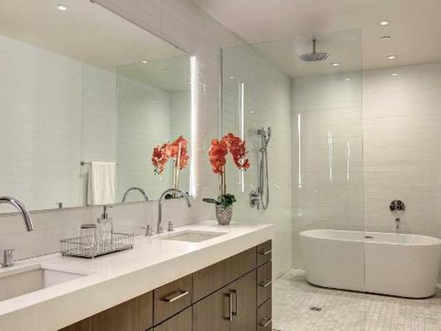 1 Br, 2 bath, Apartment 1919 Jackson St