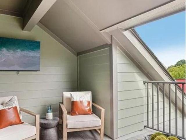 1 Br, 2 bath, Apartment 2735 N Davidson St