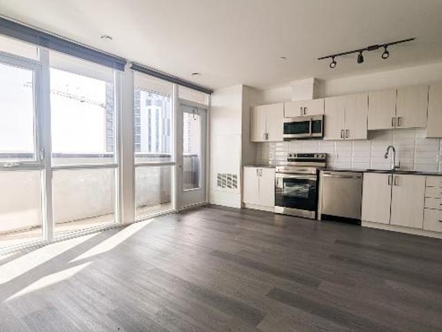 1 Br, 2 bath, Apartment 388 King Street East
