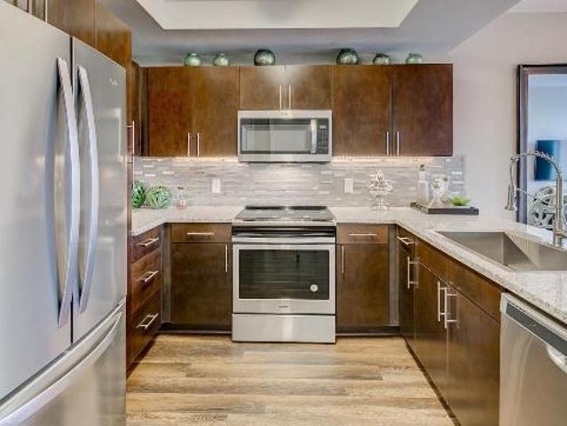 1 Br, 2 bath, Apartment 4220 Herschel Ave